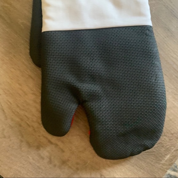 Disney | Kitchen | Mickey Mouse Oven Mitts | Poshmark